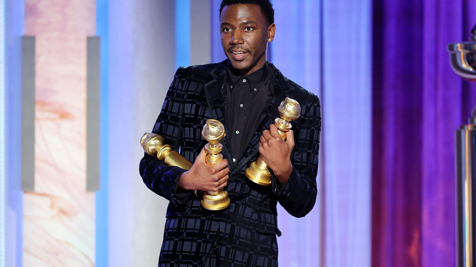 Golden Globes 2023 Watch Jerrod Carmichaels Scientology Joke